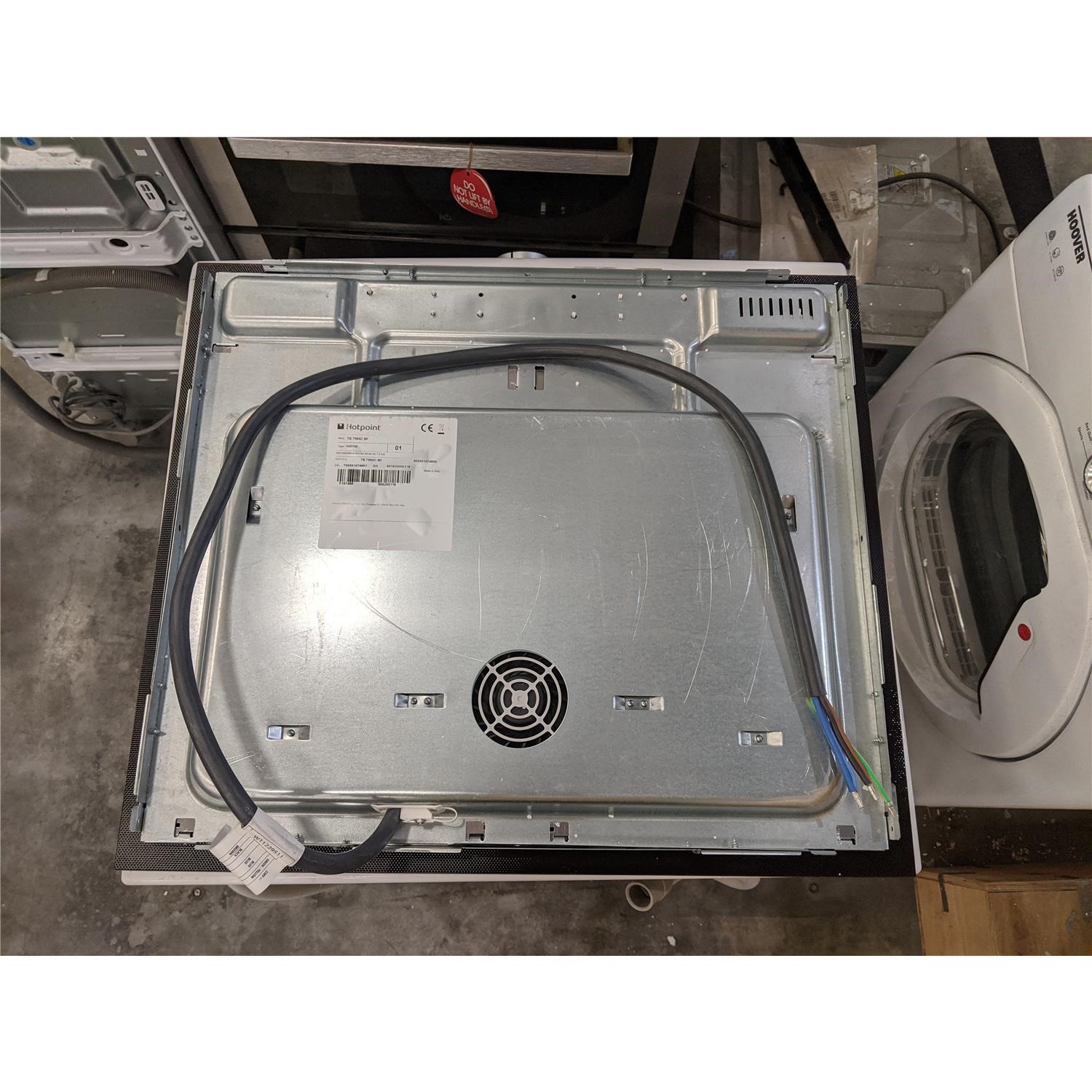 Refurbished Hotpoint TB7960CBF 60cm 4 Zone Induction Hob WIth Flexi Zone Black - Page 1 ...