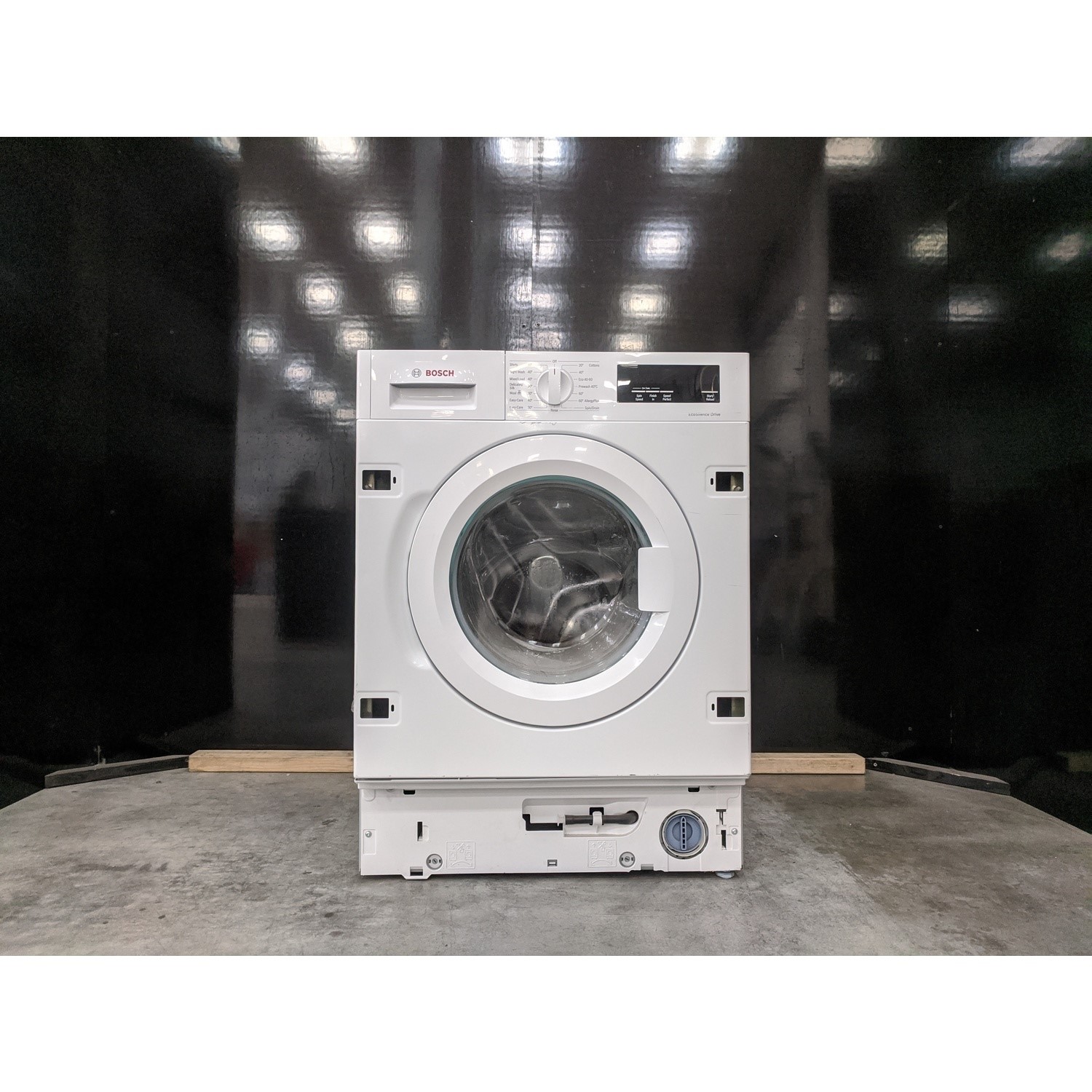 Refurbished Bosch Serie 6 EcoSilence WIW28301GB Integrated 8KG 1400 Spin Washing Machine Page 1 BuyItDirect.ie