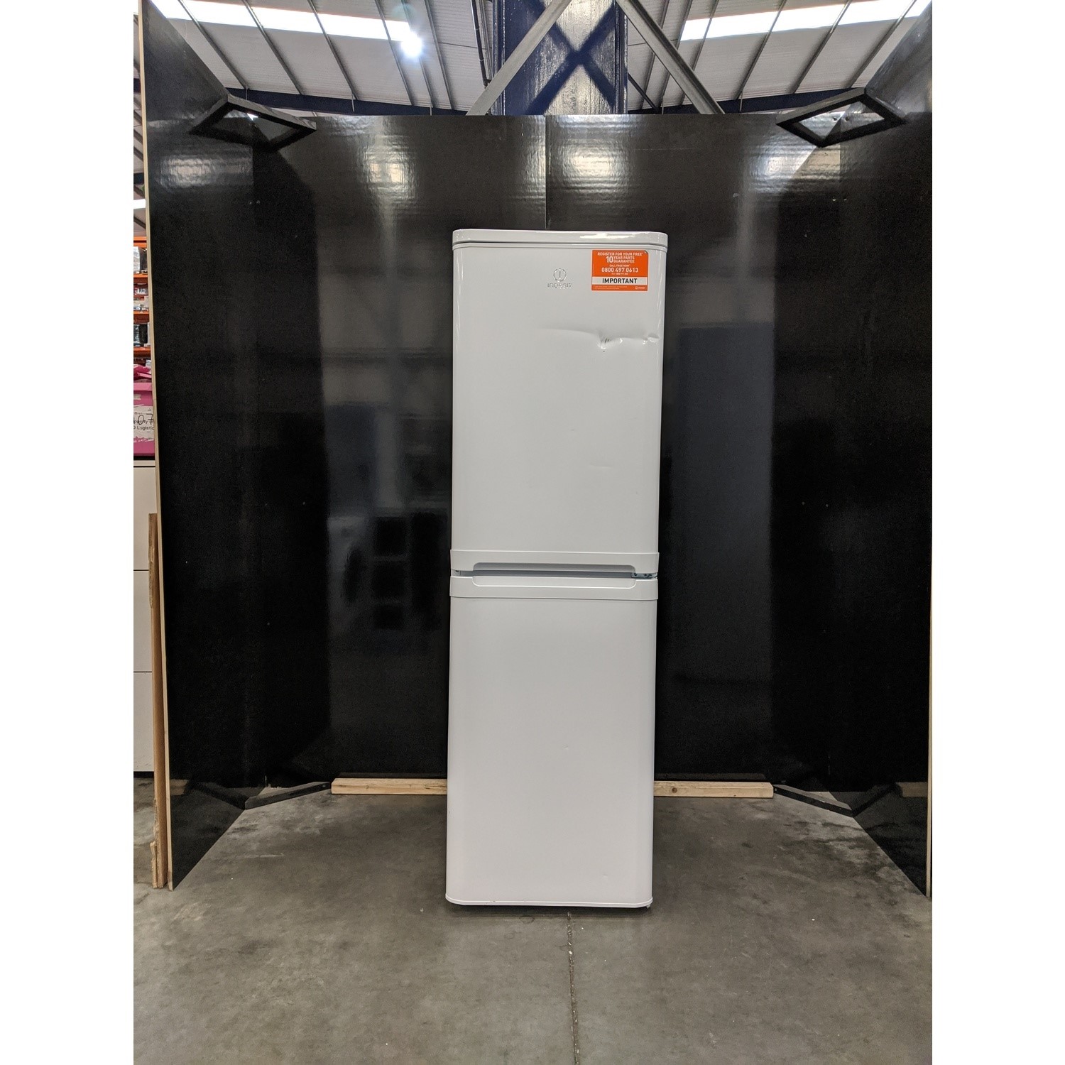 Refurbished Indesit IBD5517WUK1 Freestanding 235 Litre 50 50 Fridge Freezer White Page 1 BuyItDirect.ie