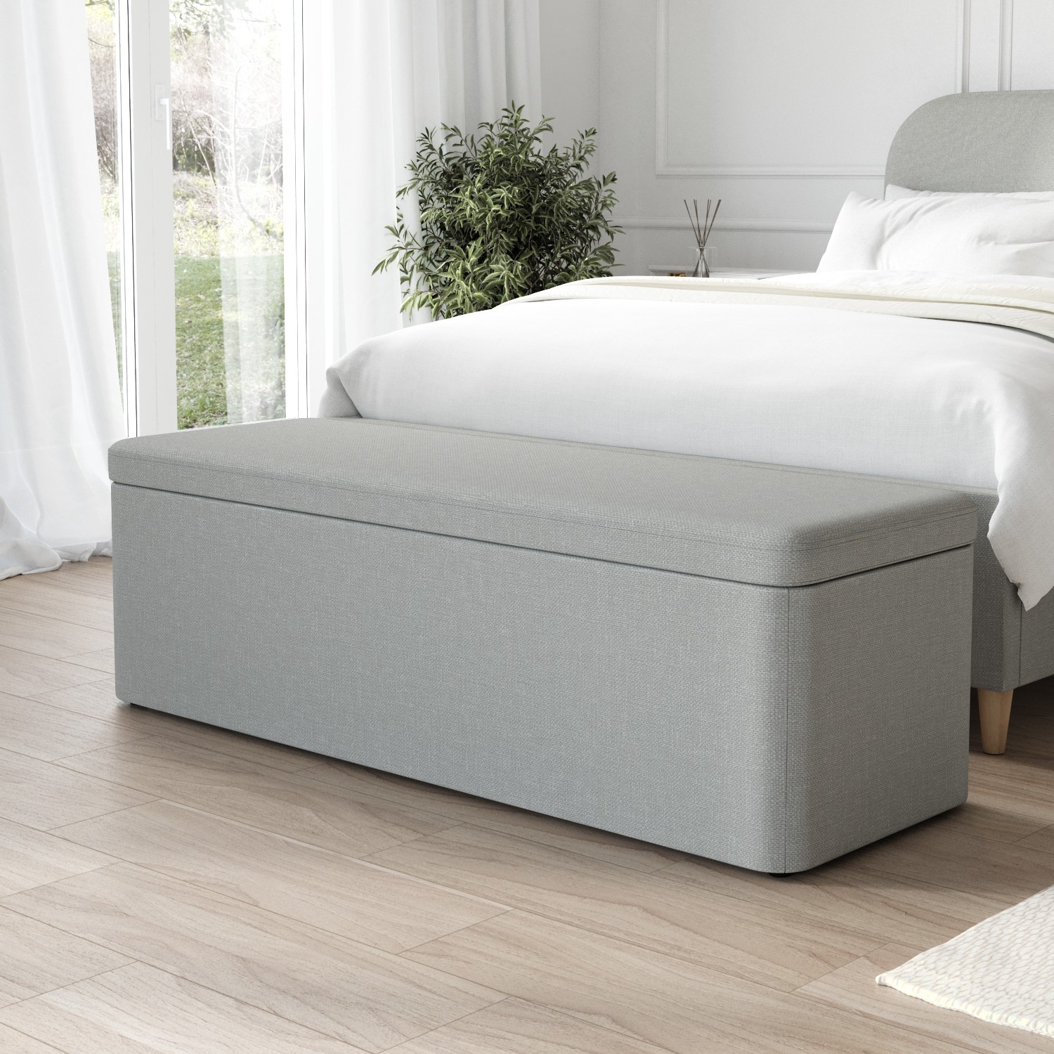 Light grey blanket box store