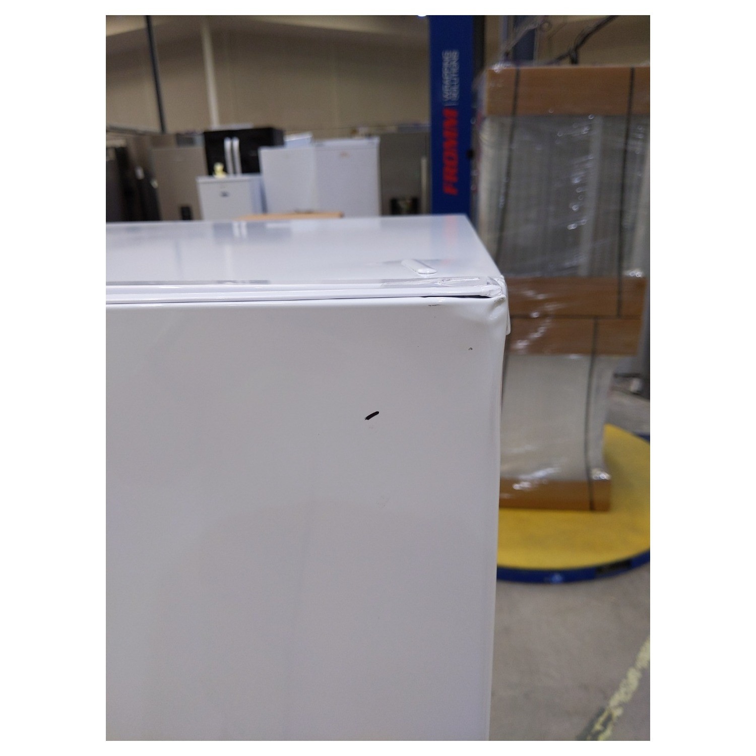 Refurbished Beko CXFG3552W Freestanding 220 Litre 50 50 Frost Free Fridge Freezer Page 1 BuyItDirect.ie